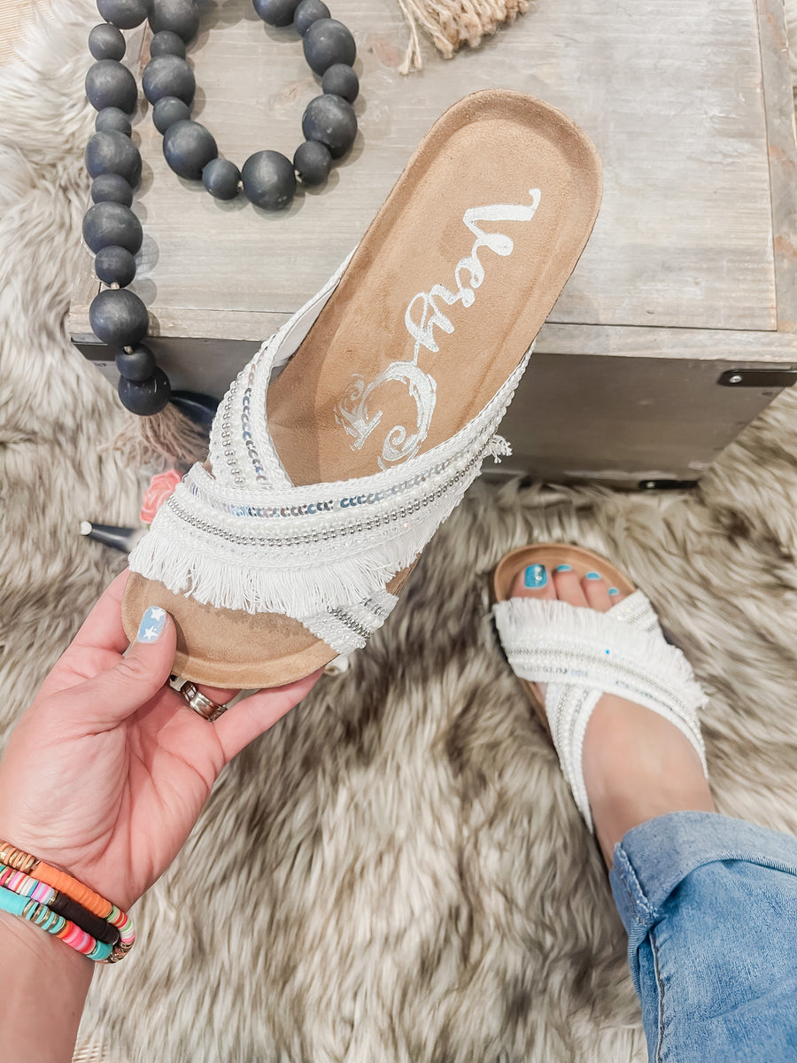 The Solar Sandals {White} – The Dirt Road Fashionista